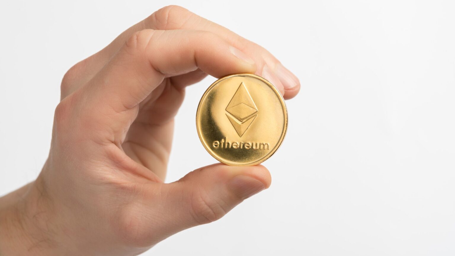 How to Work with Decentralized Data and Content Storage in Ethereum - Coding Bootcamps School